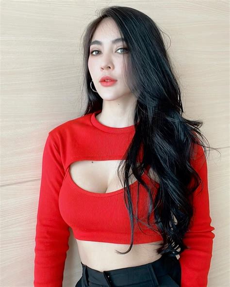 เปิดวาร์ป เร รัตน์ฟ้า นางเอกสาวชิงร้อยชิงล้าน สวยแซ่บ