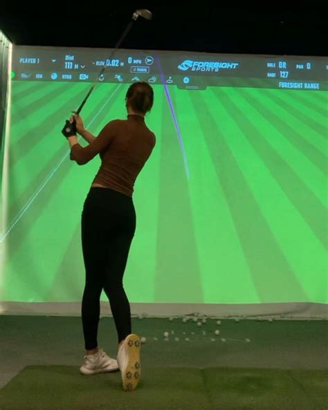 서윤아 저번주에 퍼덕였으니까 스윙점검👏🏽👏🏽 레슨받고 나면 80대 ⛳️ 안받으면 90대 크크 아직은 스승님의 지도가 필요한때