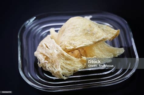 The Nest Of Ediblenest Swiftlet Raw Edible Birds Nest Materials For Tradition Chinese Medicine