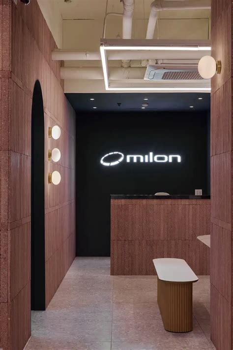 깔끔하고 심플한 모던 80평 헬스장 인테리어 부천 중동