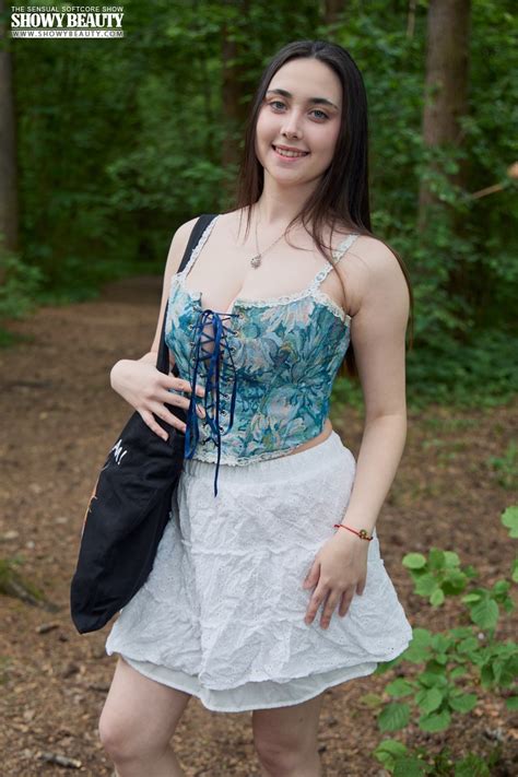 Busty Model Remido From Showybeauty Ob8beizbpv
