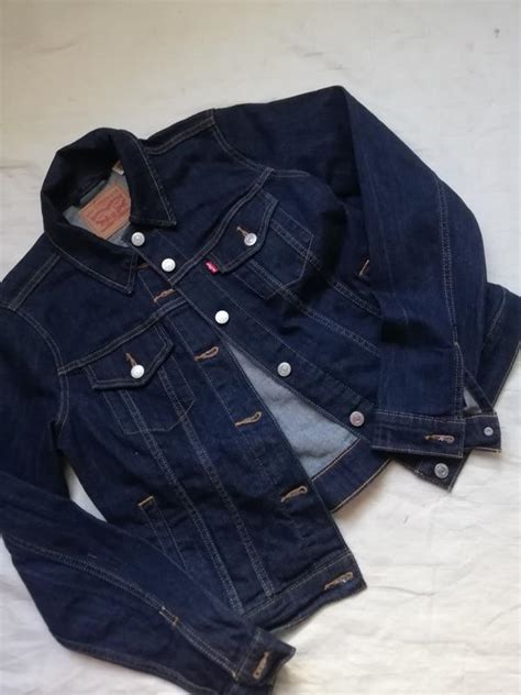 Джинсовка L — цена 450 грн в каталоге Куртки Купить женские вещи по доступной цене на Шафе