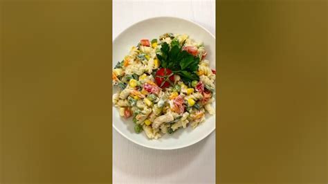 طرز تهیه سالاد ماکارونی خوشمزه مجلسی با مرغ و سیب زمینی با سس ساده و