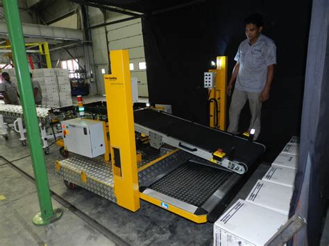 Fine Handling Rubber Container Loading Unloading Conveyor Capacity 50 100 Kg Per Feet Rs