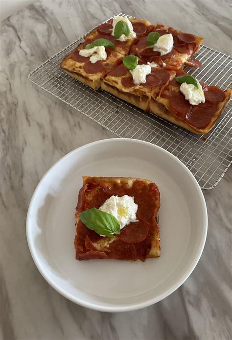 Pesto And Burrata Rpizza