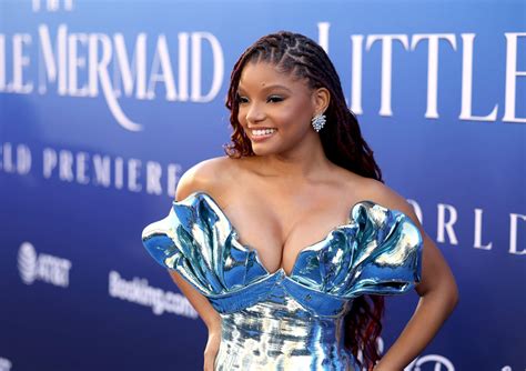 Halle Bailey S Chrome Nails At The Babe Mermaid Premiere POPSUGAR Beauty UK