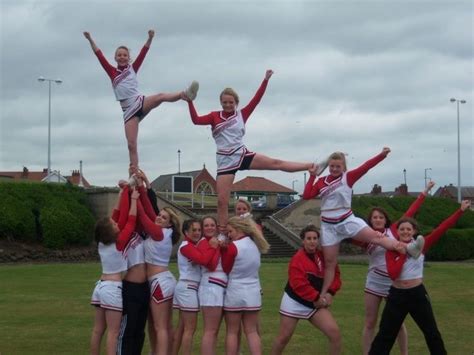 High School Cheerleading Stunts And Pyramids