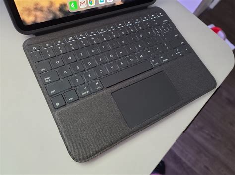 Logitech Folio Touch For Ipad Pro Review Turn Your Ipad Pro Into A Laptop The Gadgeteer