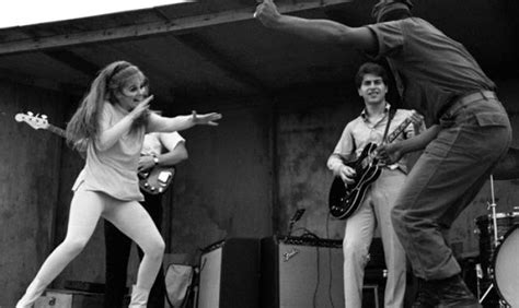Ann Margret Performing For Us Service Members In Vietnam In The Mid