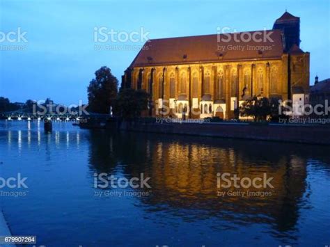 브로츠와프의 모래 위에 있는 텀스키 다리와 성문 교회 폴란드 0명에 대한 스톡 사진 및 기타 이미지 0명 건축 교량 Istock