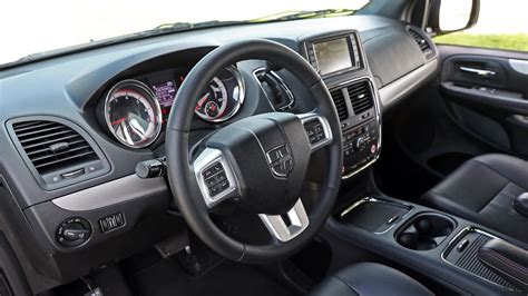 2018 Dodge Grand Caravan Review Pricing And Specs