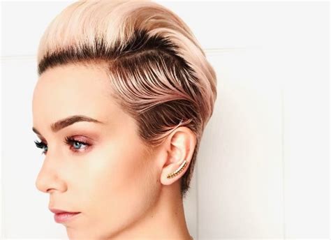 Зачіски на коротке волосся відео