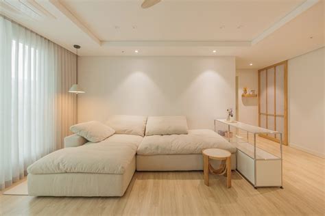 옐로우and우드 포인트로 산뜻함을 더한 레트로 하우스💛 라이프스타일 슈퍼앱 오늘의집