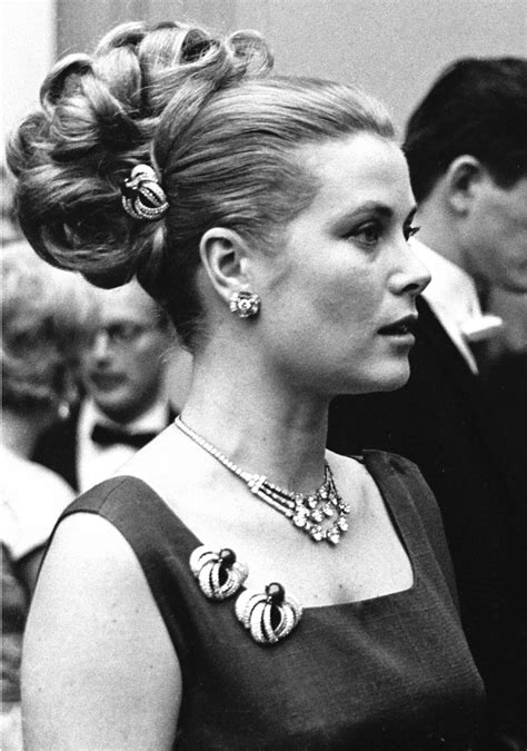 La Storia Della Tiara Firmata Cartier Di Grace Kelly