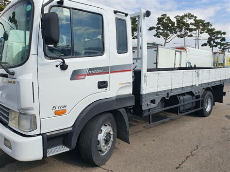 판매합니다 현대 메가트럭 45톤 5~30 장축 년식 2005년 각자 적재함 바닥 철판보강 농기계 운반용 사다리 장착 가능~ 금액 전화 중고 농기계중고 트랙터