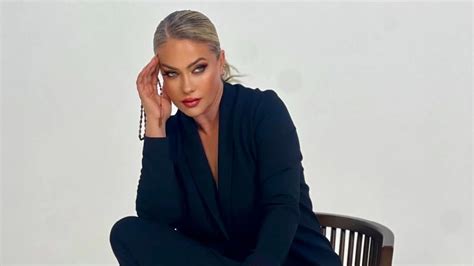 Ünlü Sanatçı Yeliz Yeşilmen Kimdir Yeliz Yeşilmen Neden Gündem Oldu