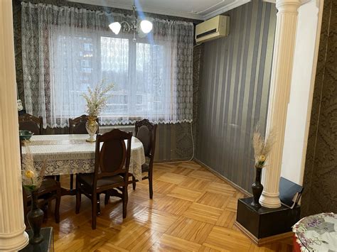 Sopo ზუგდიდი ქალაქის ცენტრში იყიდება სამოთახიანი ბინა რჩება ავეჯის ძირითადი ნაწილი