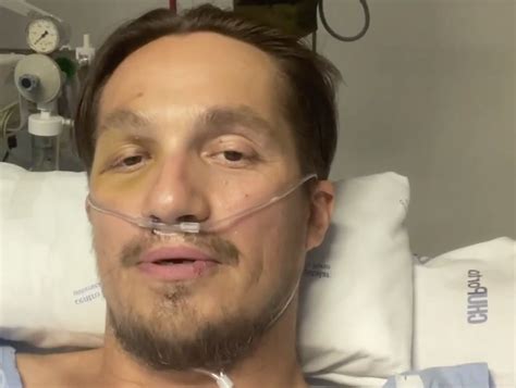 Солиста группы Каста экстренно прооперировали после остановки сердца в Португалии