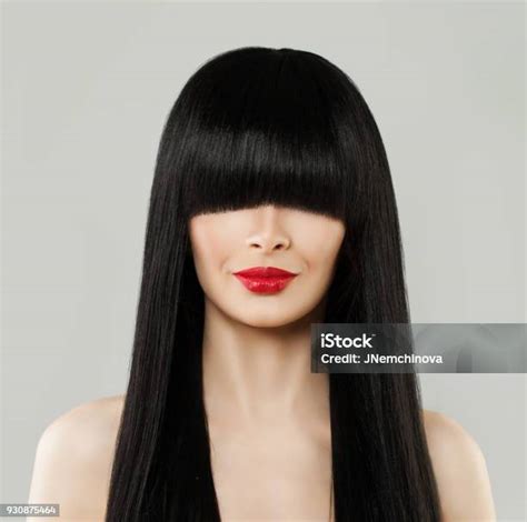 아름 다운 헤어스타일 여자 초상화입니다 긴 검은 머리와 붉은 입술 모델 여자 앞머리에 대한 스톡 사진 및 기타 이미지 앞머리 가발 여자 Istock