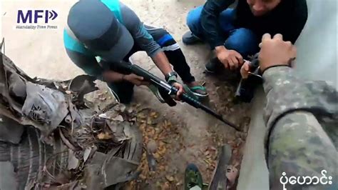 ရွှေဘိုမှာ ဘတ်စ်ကားပေါ်ပါ စစ်အုပ်စုနဲ့ ပစ်ခတ်မှု ဖြစ်ပြီး စစ်အုပ်စု လေးယောက် သေ၊သေနတ်ငါးလက် ရရှိ