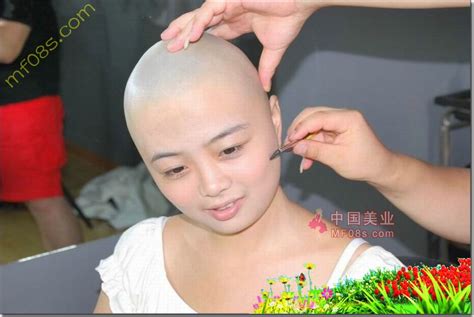漂亮小美女剃光头 14 光头 中国长发