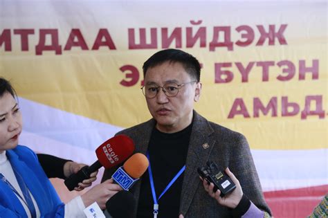 Д вирусийн халдвартай бүсгүй нас барахын өмнө “Вирусийн эмийг мөн ч их хүлээсэн дээ” гэж хэлсэн