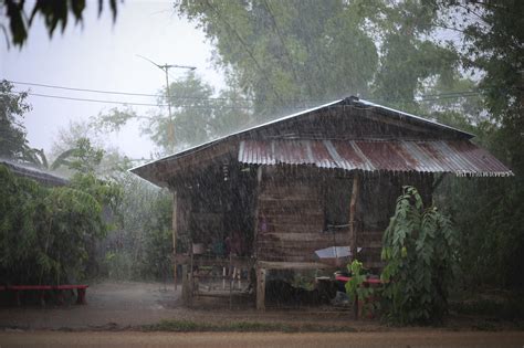 เมื่อฝนตกคุณคิดถึงอะไร 🏠🍃💓🔥🥩🍖🍜 ที่นี่ กำแพงเพชร