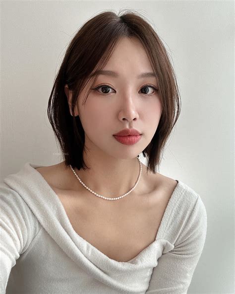 마포미용실 차홍룸신촌점 신예은 레이어드펌 슬릭펌 단발레이어드 더하기 🪄 🩶 곱슬머리 단발레이어드는 ••• 제가 좋아하는 이 조합 으로 진행 하시면 됩니다 🖤