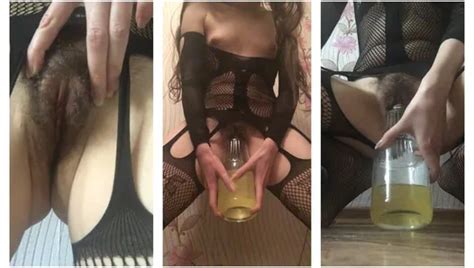 털이 무성한 보지로 공중 화장실에서 오줌 싸는 모음집 xHamster