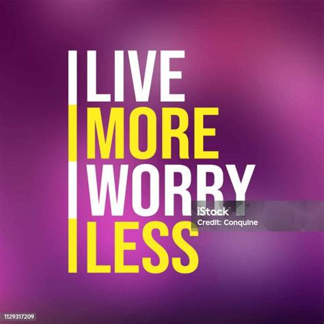 더 많은 걱정을 덜 살고 있다 현대적인 배경 벡터와 생활 견적 감정에 대한 스톡 벡터 아트 및 기타 이미지 감정 긍정적인 감정 표현 낱말 Istock