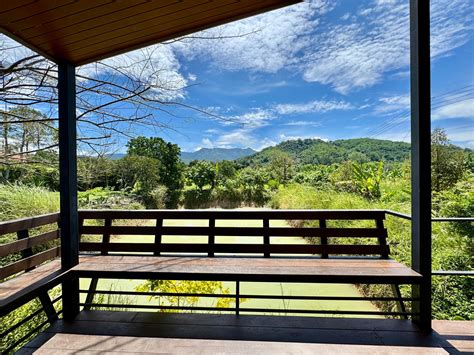 ชะอม พูลวิลล่า Chaom Pool Villa ท้องฟ้าในเมือง ไม่ใส ไม่เป็นไร หลบมาเล่น น้ำใสใส กันที่นี่