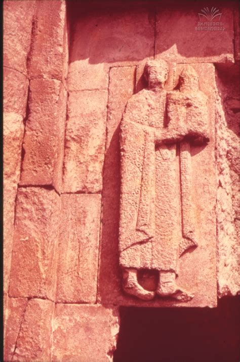 Iverieli ქტიტორთა რელიეფი ოშკის ტაძრიდან არქეოლოგიური ექსპედიცია