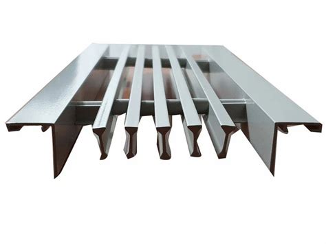 Powder Coated Aluminium Linear Slot Diffuser For Used As An Air Curtain Shape Rectangle At Rs