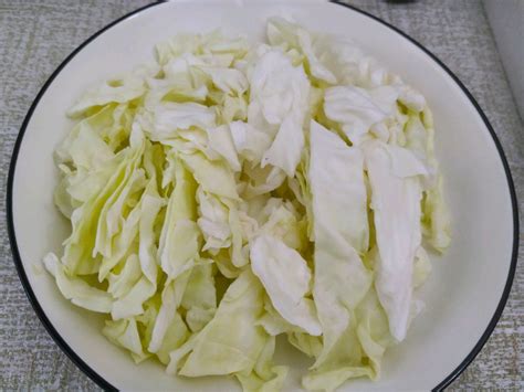蒜香包菜炒蛋怎么做 蒜香包菜炒蛋的做法 豆果美食