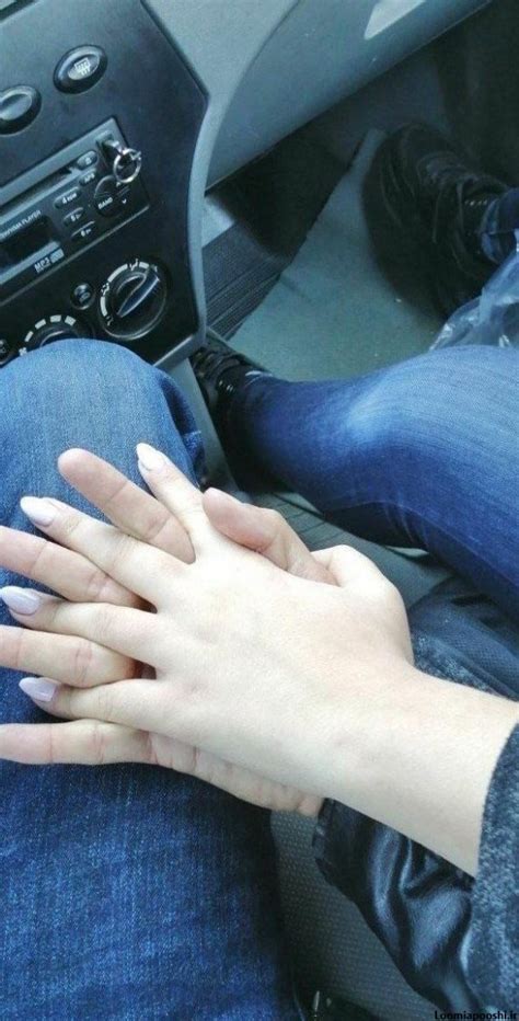 عکس دست دونفره توی ماشین