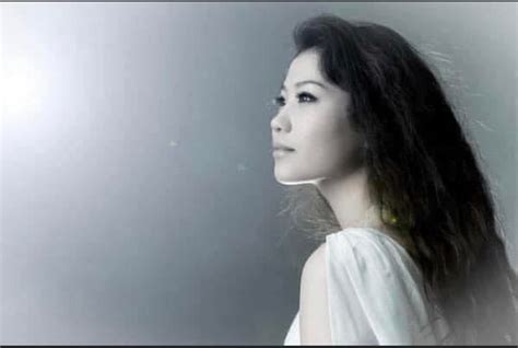 Otgonjargal Davaasuren Дуучин болох гэж сурч явахдаа авхуулж байсан