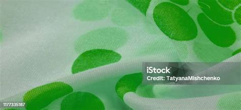 텍스처 배경 그린 폴카 도트 패턴 실크 패브릭 재미있는 사용자 정의 및 디자인을 만듭니다 디자인 엽서 포스터 및 라이닝을 만듭니다 당신의 재미있는 프로젝트에 대한 사진을