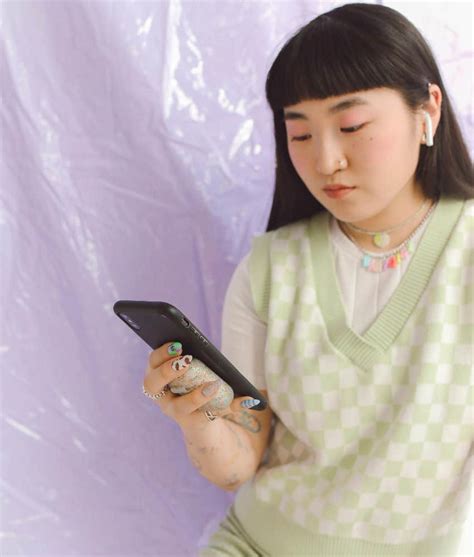 Love Island Is Showing Us That Gen Z Has A Lot To Learn About Existing Outside Of The Internet