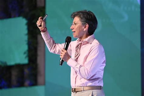 El Trino Borrado De Claudia López Que Causa Rechazo “me Siento En Disney” Infobae