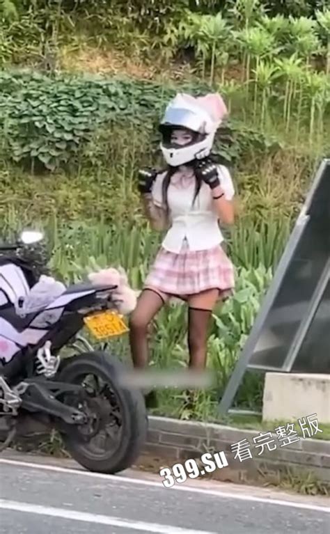 小仙女骑摩托又遭重，很快被网友通过纹身找出网上擦边照 黑料吃瓜网