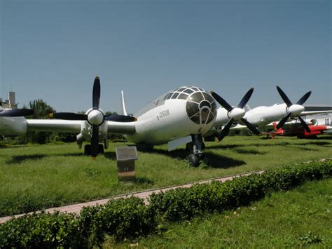 Tupolev Tu 4