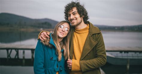 Things That Happen When An Introvert And An Extrovert Fall Deeply In Love