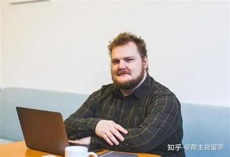 美国程序员把工作转包给中国程序员，每年躺赚140万元！ 知乎