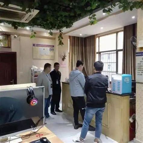 县文化和旅游市场综合执法大队开展校园周边环境整治 助力清廉文化进校园阳新