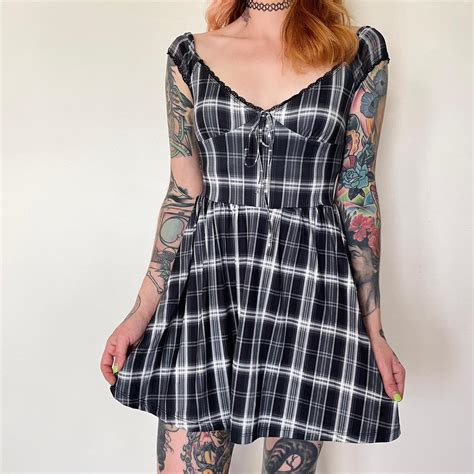 Plaid Milkmaid Dress 🌼 Super Soft Material Has A Depop