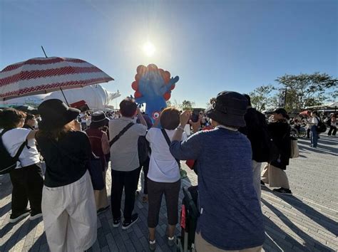 ミャクミャクのお尻「ミャクけつ」なぜ人気？万博会場で背後から撮る人続出！入手困難“おしりだけ”公式グッズ開発秘話 人々が魅了される理由を認知心理学者が分析 めざましmedia “好き