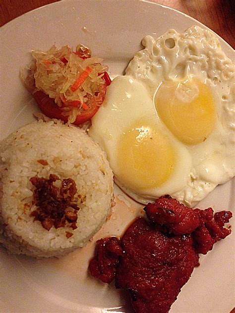 Tocilog Tocino Egg And Garlic Rice Filipino Breakfast Filipino Food Filipino Breakfast