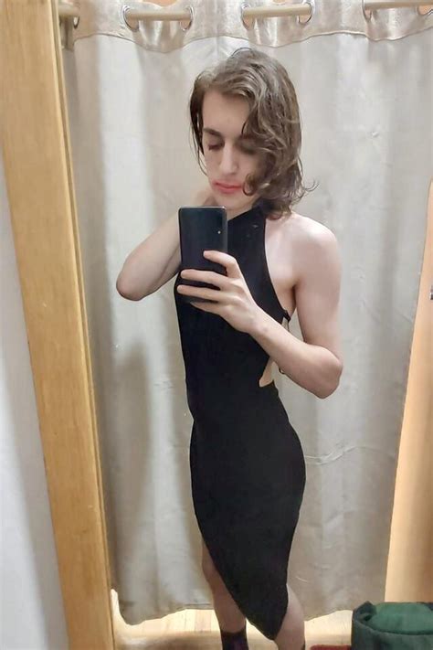 If Cis Women Don T Have To Wear Makeup We Don T Either 18F She Her Pre HRT Scrolller