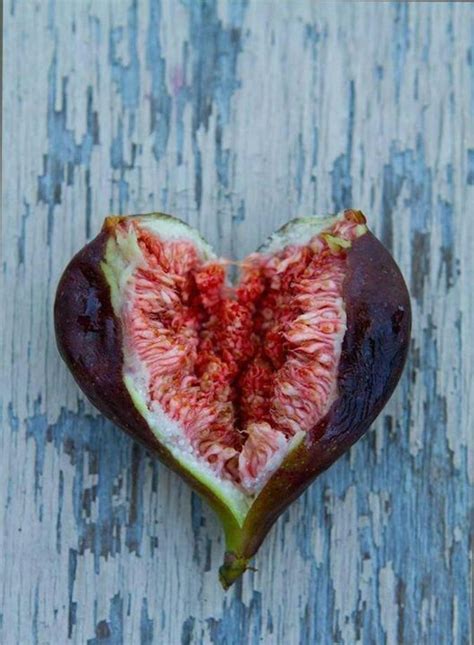 Heart Shape Fig Heart In Nature Inside Of A Fig Fig Fruit Inside
