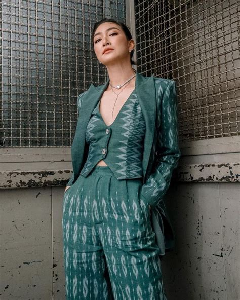 แพนเค้ก เขมนิจ รวมทุกลุคชุดผ้าไทย ใครใส่ไม่รอด เธอรอด